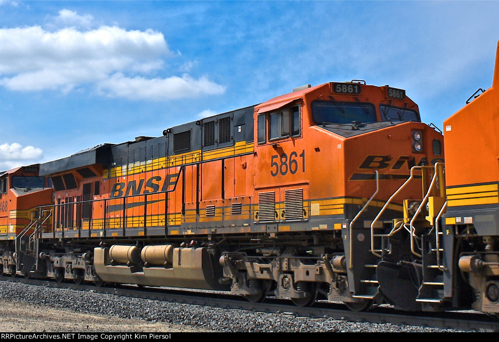 BNSF 5861